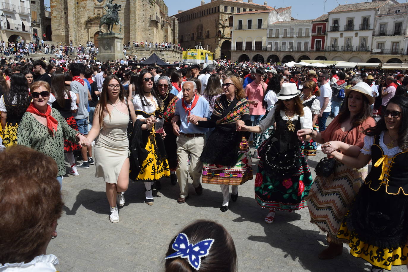 Un multitudinario y caluroso Chíviri | Hoy